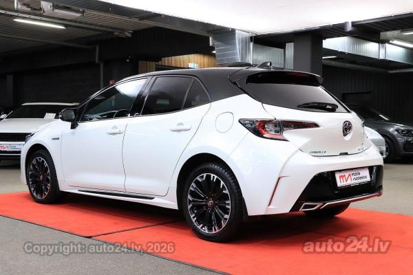 Balts Toyota Corolla 2021 Tallina, ar dzinēja tilpumu 1.80 L un nobraukumu 62 tūkst. km par 21995 €, foto 3 vietnē AUTOMOTO.COM.LV