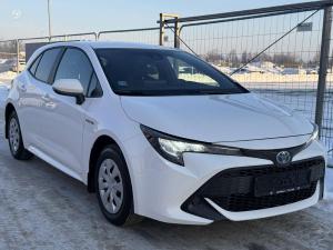 White Toyota Corolla 2021 in Vilnius, with an engine capacity of 1.80 L and mileage of 168 thousand km for 13600 €, photo 3 on AUTOMOTO.COM.LV