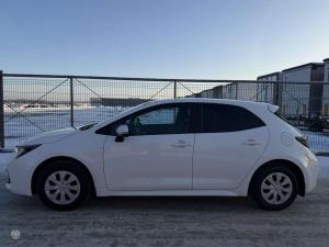 White Toyota Corolla 2021 in Vilnius, with an engine capacity of 1.80 L and mileage of 168 thousand km for 13600 €, photo 12 on AUTOMOTO.COM.LV