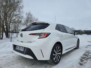 White Toyota Corolla 2021 in Taurage, with an engine capacity of 1.80 L and mileage of 178 thousand km for 13900 €, photo 5 on AUTOMOTO.COM.LV