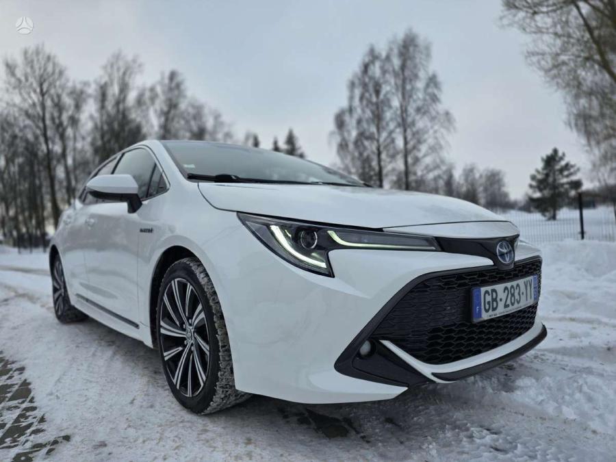 White Toyota Corolla 2021 in Taurage, with an engine capacity of 1.80 L and mileage of 178 thousand km for 13700 €, photo 11 on AUTOMOTO.COM.LV