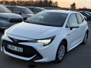 White Toyota Corolla 2021 in Vilnius, with an engine capacity of 1.80 L and mileage of 201 thousand km for 13100 €, photo  on AUTOMOTO.COM.LV