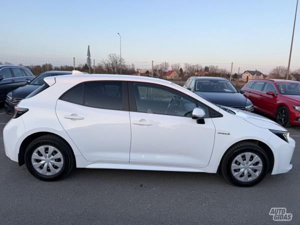 White Toyota Corolla 2021 in Vilnius, with an engine capacity of 1.80 L and mileage of 201 thousand km for 13100 €, photo 7 on AUTOMOTO.COM.LV