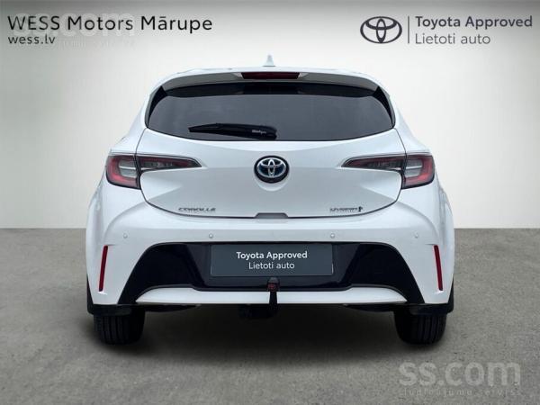 Balts Toyota Corolla 2021 Rīga, ar dzinēja tilpumu 1.80 L un nobraukumu 115 tūkst. km par 15990 €, foto 4 vietnē AUTOMOTO.COM.LV
