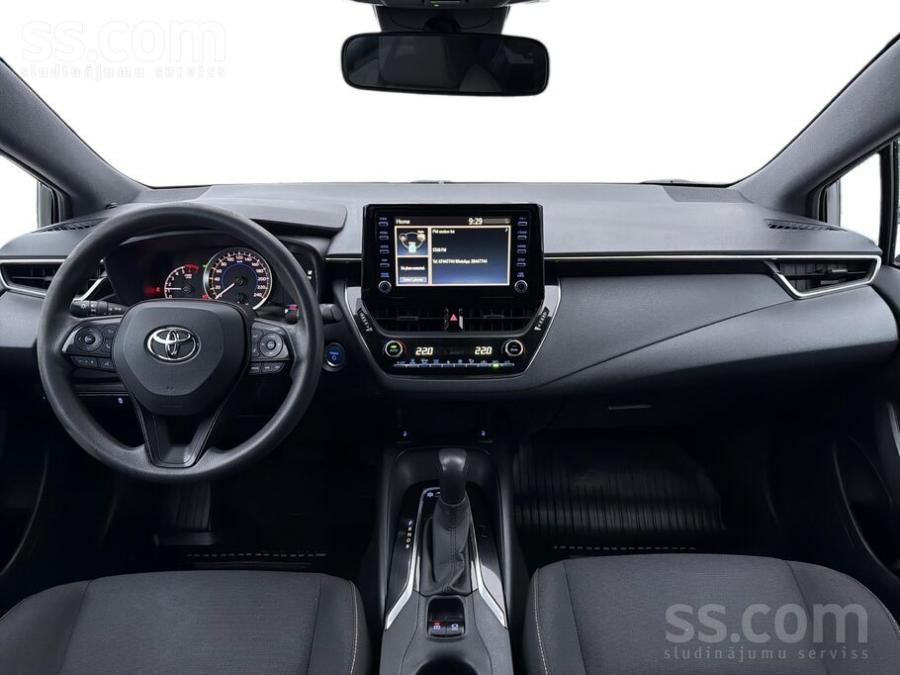 White Toyota Corolla 2021 in Riga, with an engine capacity of 1.80 L and mileage of 217 thousand km for 13990 €, photo 9 on AUTOMOTO.COM.LV