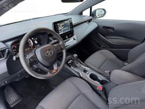 White Toyota Corolla 2021 in Riga, with an engine capacity of 1.80 L and mileage of 217 thousand km for 13990 €, photo 12 on AUTOMOTO.COM.LV