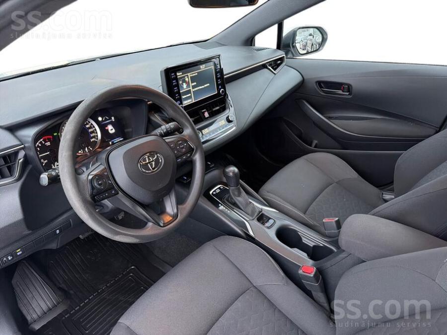 White Toyota Corolla 2021 in Riga, with an engine capacity of 1.80 L and mileage of 217 thousand km for 13990 €, photo 12 on AUTOMOTO.COM.LV