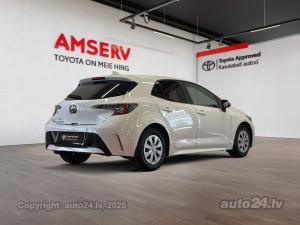 White Toyota Corolla 2021 in Tartu, with an engine capacity of 1.20 L and mileage of 90 thousand km for 13990 €, photo 3 on AUTOMOTO.COM.LV