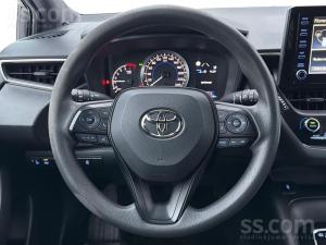White Toyota Corolla 2021 in Riga, with an engine capacity of 1.80 L and mileage of 192 thousand km for 13990 €, photo 13 on AUTOMOTO.COM.LV