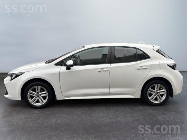 White Toyota Corolla 2022 in Riga, with an engine capacity of 1.80 L and mileage of 68 thousand km for 16940 €, photo 2 on AUTOMOTO.COM.LV