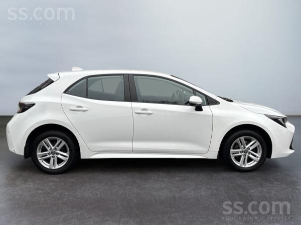 White Toyota Corolla 2022 in Riga, with an engine capacity of 1.80 L and mileage of 68 thousand km for 16940 €, photo 6 on AUTOMOTO.COM.LV