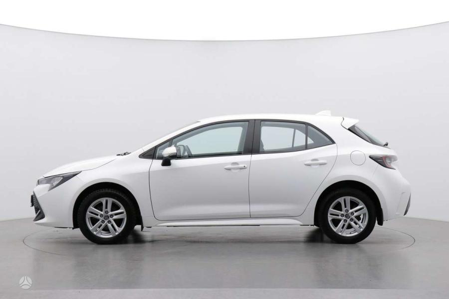 White Toyota Corolla 2022 in Vilnius, with an engine capacity of 1.80 L and mileage of 115 thousand km for 17900 €, photo 4 on AUTOMOTO.COM.LV