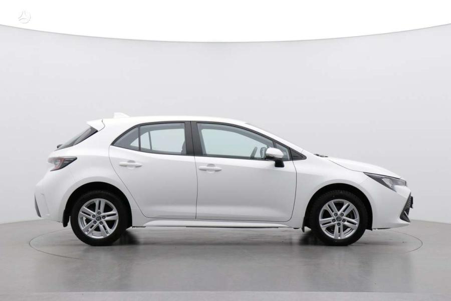 White Toyota Corolla 2022 in Vilnius, with an engine capacity of 1.80 L and mileage of 115 thousand km for 17900 €, photo 17 on AUTOMOTO.COM.LV