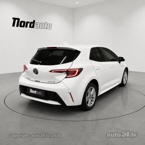 Белый Тойота Королла 2022 в Таллин, объемом двигателя 1.80 л и пробегом 70 тыс. км за 17900 €, фото 3 на AUTOMOTO.COM.LV