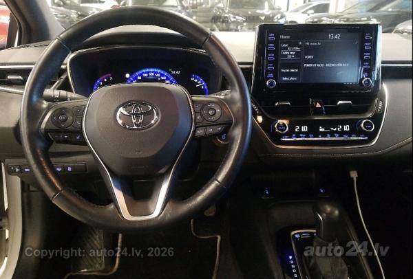 Balts Toyota Corolla 2022 Tallina, ar dzinēja tilpumu 1.80 L un nobraukumu 70 tūkst. km par 17900 €, foto 3 vietnē AUTOMOTO.COM.LV