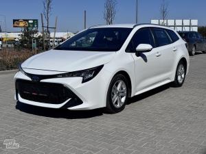 White Toyota Corolla 2022 in Vilnius, with an engine capacity of 1.80 L and mileage of 198 thousand km for 14350 €, photo 5 on AUTOMOTO.COM.LV