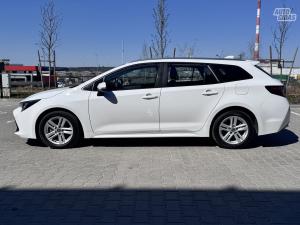 White Toyota Corolla 2022 in Vilnius, with an engine capacity of 1.80 L and mileage of 198 thousand km for 14350 €, photo 9 on AUTOMOTO.COM.LV