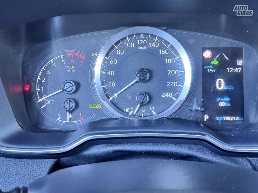 White Toyota Corolla 2022 in Vilnius, with an engine capacity of 1.80 L and mileage of 198 thousand km for 14350 €, photo 13 on AUTOMOTO.COM.LV