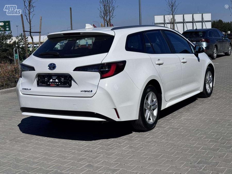 Balts Toyota Corolla 2022 Viļņa, ar dzinēja tilpumu 1.80 L un nobraukumu 198 tūkst. km par 13950 €, foto 4 vietnē AUTOMOTO.COM.LV
