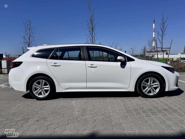 White Toyota Corolla 2022 in Vilnius, with an engine capacity of 1.80 L and mileage of 198 thousand km for 13950 €, photo 7 on AUTOMOTO.COM.LV