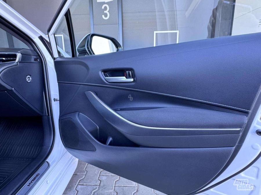 Balts Toyota Corolla 2022 Viļņa, ar dzinēja tilpumu 1.80 L un nobraukumu 198 tūkst. km par 13950 €, foto 22 vietnē AUTOMOTO.COM.LV