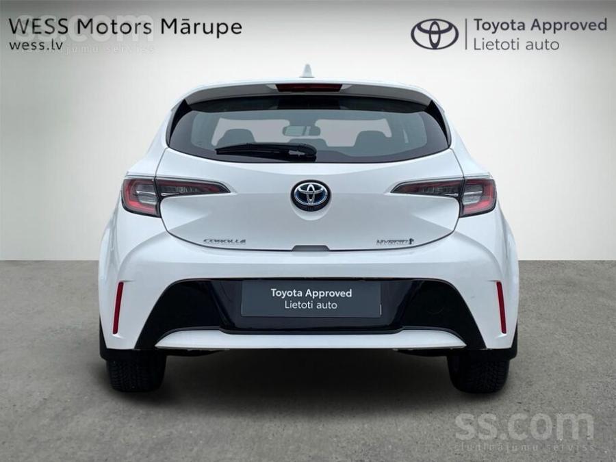 Balts Toyota Corolla 2022 Rīga, ar dzinēja tilpumu 1.80 L un nobraukumu 54 tūkst. km par 18590 €, foto 5 vietnē AUTOMOTO.COM.LV