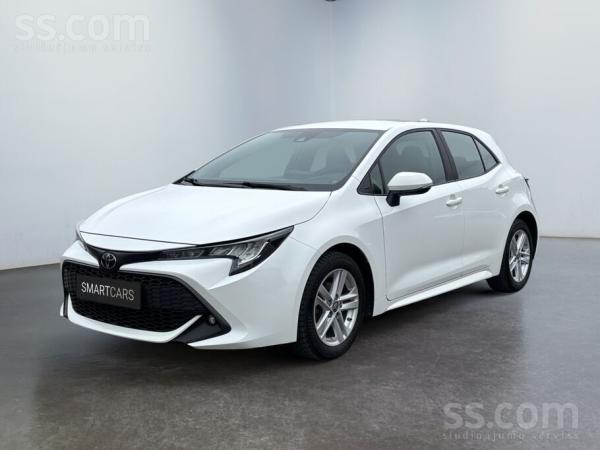 White Toyota Corolla 2022 in Riga, with an engine capacity of 1.20 L and mileage of 147 thousand km for 11950 €, photo 1 on AUTOMOTO.COM.LV