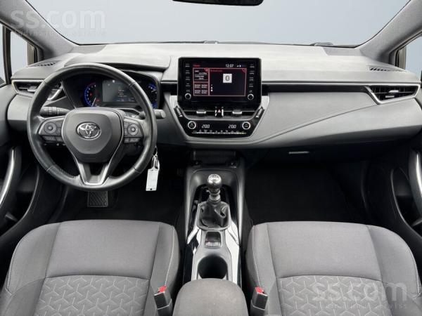 White Toyota Corolla 2022 in Riga, with an engine capacity of 1.20 L and mileage of 147 thousand km for 11950 €, photo 10 on AUTOMOTO.COM.LV