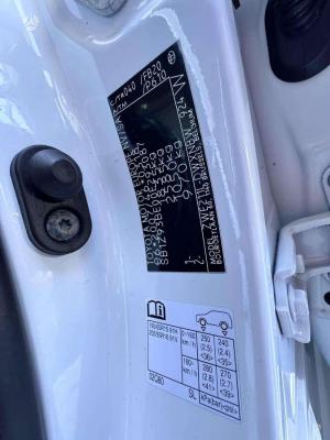 White Toyota Corolla 2022 in Vilnius, with an engine capacity of 1.80 L and mileage of 198 thousand km for 13950 €, photo 27 on AUTOMOTO.COM.LV