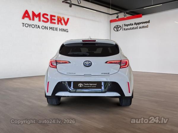 White Toyota Corolla 2022 in Tallinn, with an engine capacity of 1.80 L and mileage of 89 thousand km for 18990 €, photo 3 on AUTOMOTO.COM.LV