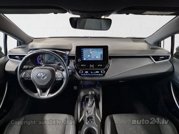 White Toyota Corolla 2022 in Tallinn, with an engine capacity of 1.80 L and mileage of 89 thousand km for 18990 €, photo 7 on AUTOMOTO.COM.LV