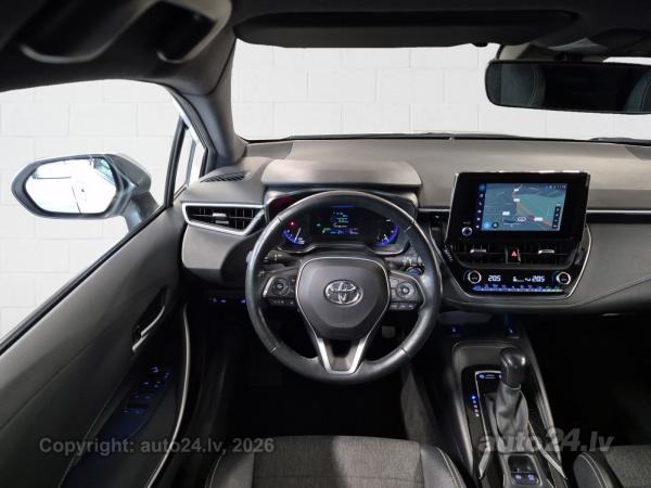 White Toyota Corolla 2022 in Tallinn, with an engine capacity of 1.80 L and mileage of 89 thousand km for 18990 €, photo 8 on AUTOMOTO.COM.LV