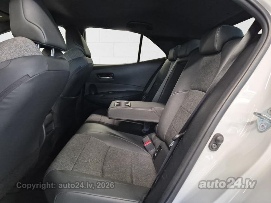 Balts Toyota Corolla 2022 Tallina, ar dzinēja tilpumu 1.80 L un nobraukumu 89 tūkst. km par 18990 €, foto 18 vietnē AUTOMOTO.COM.LV