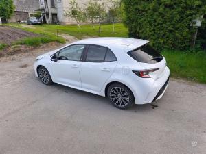 White Toyota Corolla 2022 in Kaunas, with an engine capacity of 1.80 L and mileage of 30 thousand km for 9399 €, photo 8 on AUTOMOTO.COM.LV