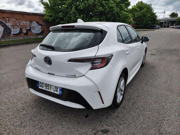 White Toyota Corolla 2022 in Siauliai, with an engine capacity of 1.80 L and mileage of 43 thousand km for 16400 €, photo 6 on AUTOMOTO.COM.LV