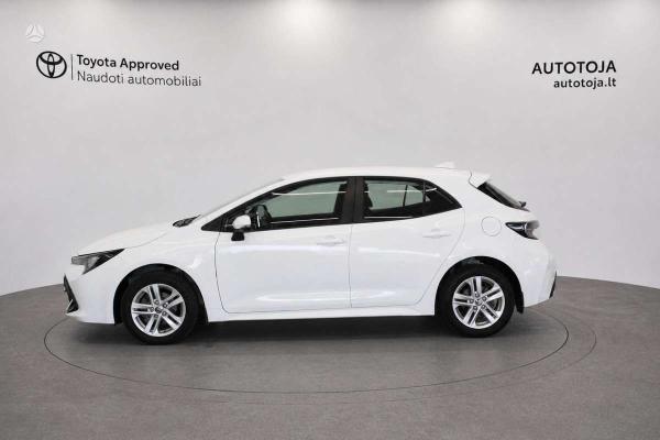 White Toyota Corolla 2022 in Kaunas, with an engine capacity of 1.80 L and mileage of 138 thousand km for 18900 €, photo 3 on AUTOMOTO.COM.LV