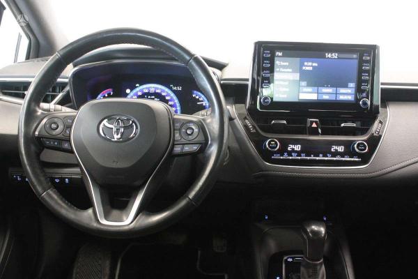 White Toyota Corolla 2022 in Kaunas, with an engine capacity of 1.80 L and mileage of 138 thousand km for 18900 €, photo 9 on AUTOMOTO.COM.LV