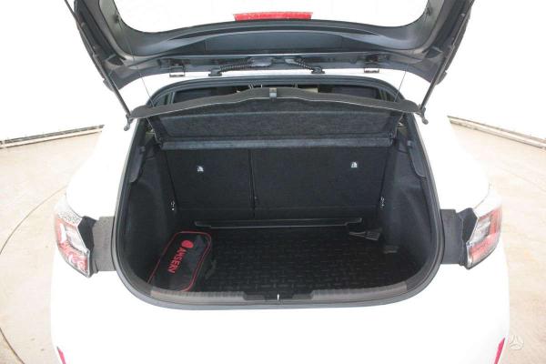 White Toyota Corolla 2022 in Kaunas, with an engine capacity of 1.80 L and mileage of 138 thousand km for 18900 €, photo 10 on AUTOMOTO.COM.LV