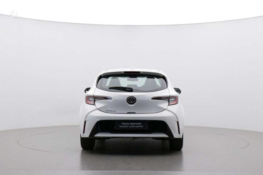 Balts Toyota Corolla 2022 Viļņa, ar dzinēja tilpumu 1.20 L un nobraukumu 143 tūkst. km par 13900 €, foto 6 vietnē AUTOMOTO.COM.LV