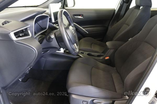 Balts Toyota Corolla 2023 Tallina, ar dzinēja tilpumu 1.99 L un nobraukumu 65 tūkst. km par 26990 €, foto 11 vietnē AUTOMOTO.COM.LV