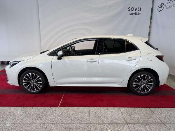 Balts Toyota Corolla 2023 Šauļi, ar dzinēja tilpumu 1.80 L un nobraukumu 35 tūkst. km par 21500 €, foto 5 vietnē AUTOMOTO.COM.LV