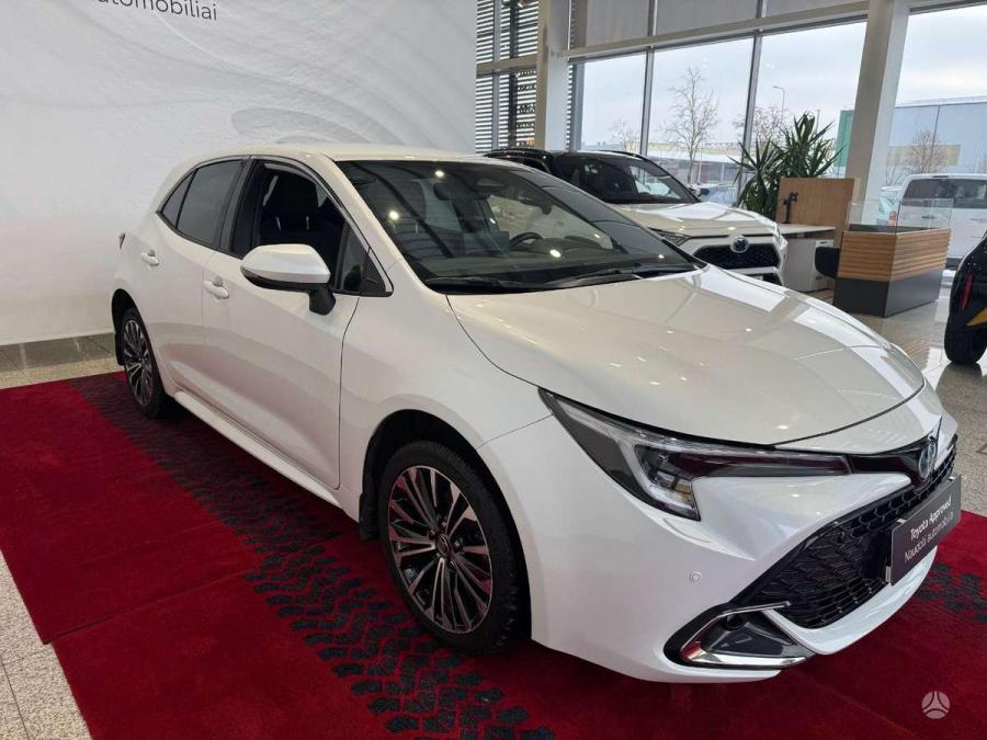 Balts Toyota Corolla 2023 Šauļi, ar dzinēja tilpumu 1.80 L un nobraukumu 53 tūkst. km par 21500 €, foto 2 vietnē AUTOMOTO.COM.LV
