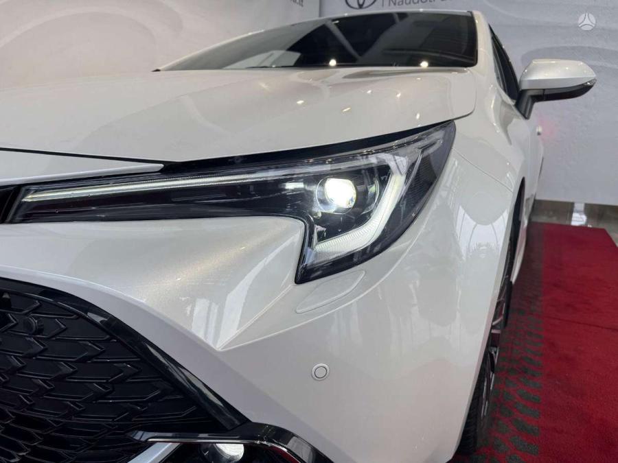 Balts Toyota Corolla 2023 Šauļi, ar dzinēja tilpumu 1.80 L un nobraukumu 52 tūkst. km par 21500 €, foto 4 vietnē AUTOMOTO.COM.LV