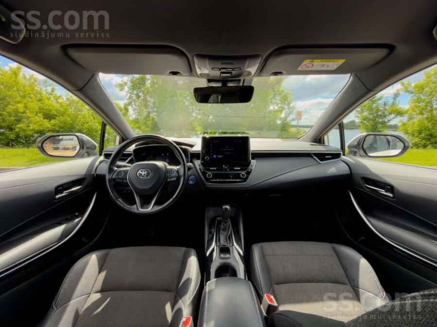 White Toyota Corolla 2023 in Riga, with an engine capacity of 1.80 L and mileage of 57 thousand km for 19500 €, photo 10 on AUTOMOTO.COM.LV