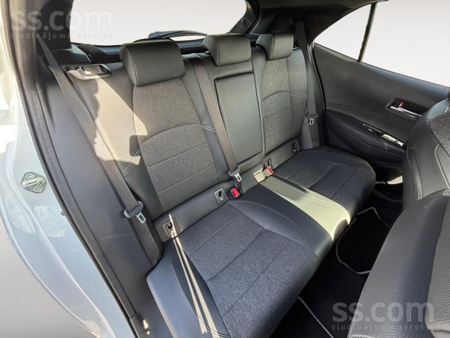 Balts Toyota Corolla 2023 Rīga, ar dzinēja tilpumu 1.80 L un nobraukumu 34 tūkst. km par 23500 €, foto 7 vietnē AUTOMOTO.COM.LV