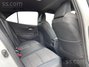 White Toyota Corolla 2023 in Riga, with an engine capacity of 1.80 L and mileage of 56 thousand km for 22990 €, photo 8 on AUTOMOTO.COM.LV