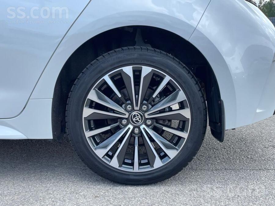 White Toyota Corolla 2023 in Riga, with an engine capacity of 1.80 L and mileage of 56 thousand km for 22990 €, photo 16 on AUTOMOTO.COM.LV