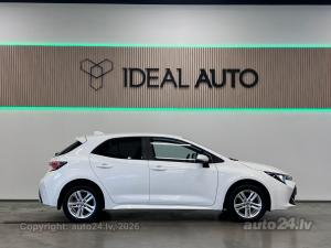 White Toyota Corolla 2023 in Tallinn, with an engine capacity of 1.80 L and mileage of 13 thousand km for 20990 €, photo 4 on AUTOMOTO.COM.LV