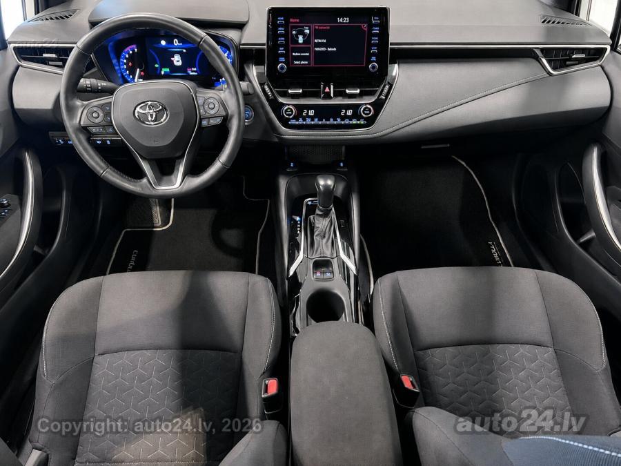 White Toyota Corolla 2023 in Tallinn, with an engine capacity of 1.80 L and mileage of 13 thousand km for 20990 €, photo 15 on AUTOMOTO.COM.LV