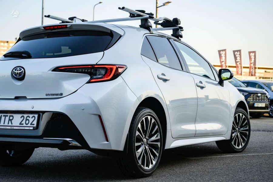 Balts Toyota Corolla 2023 Kauņa, ar dzinēja tilpumu 1.80 L un nobraukumu 53 tūkst. km par 21900 €, foto 5 vietnē AUTOMOTO.COM.LV